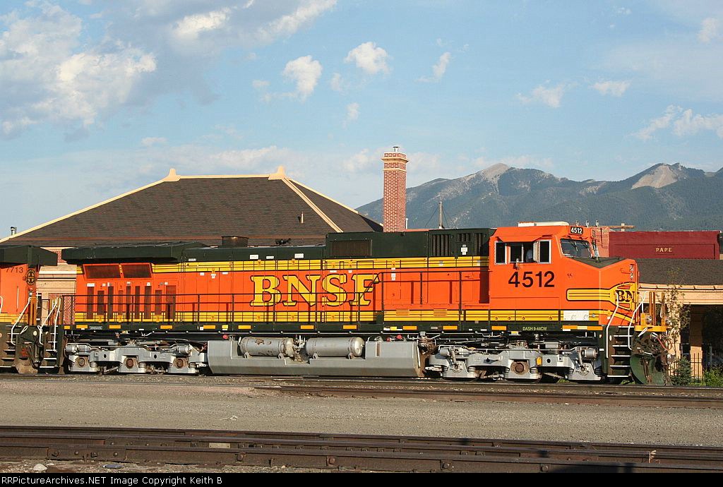 BNSF 4512